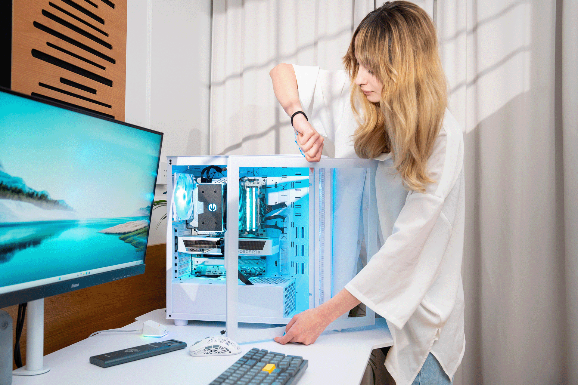 Arx 700 White ARGB → ENDORFY